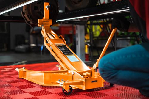 Clutch Jack – Heavy Duty – 500 lbs | 030501 | Hydraulic Jacks ...