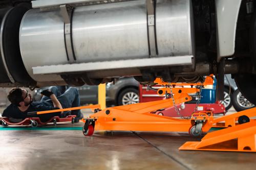 2-Ton Transmission Jack – Low Profile – Hydraulic – Super Heavy Duty ...